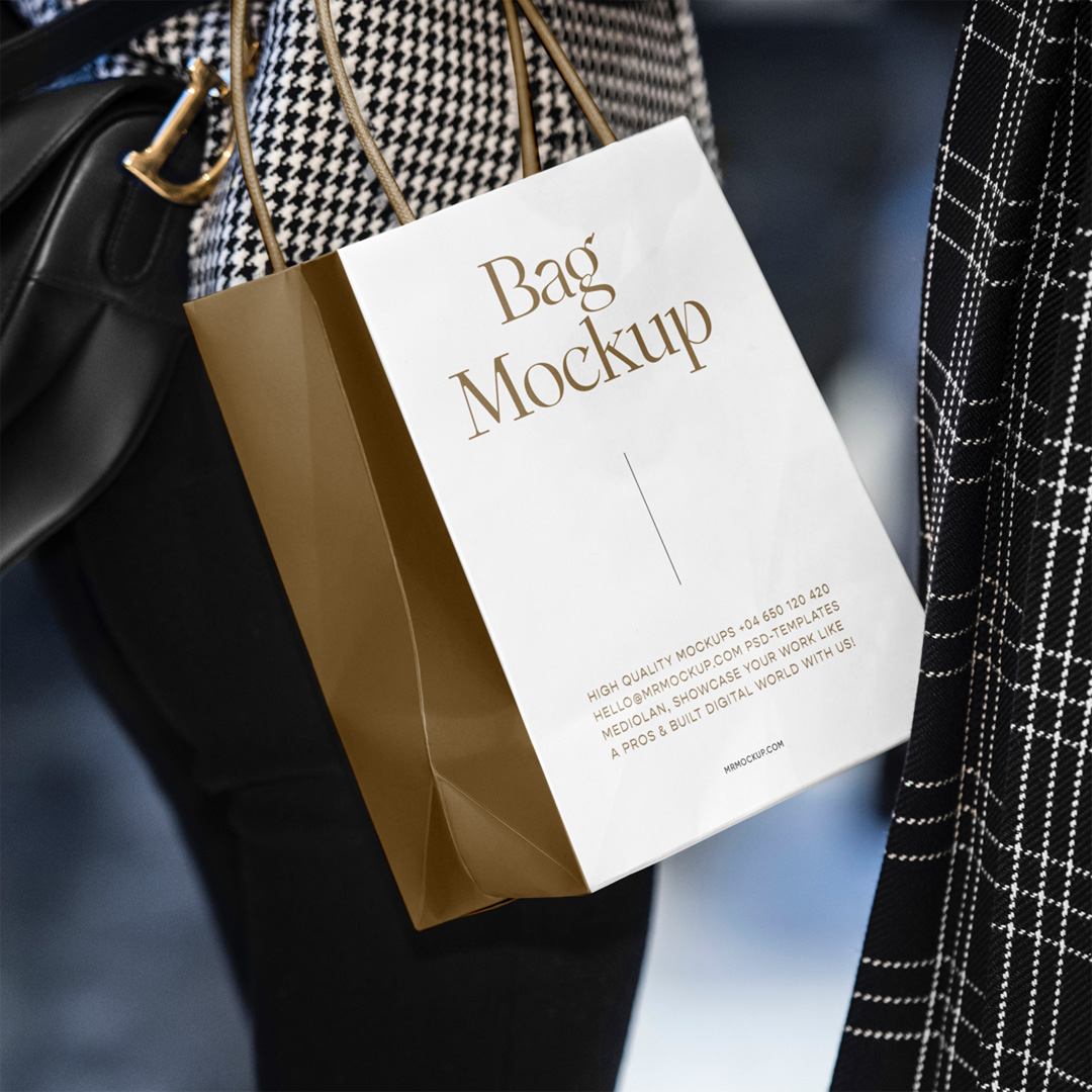 Small Shopping Bag Mockup — Mr.Mockup
