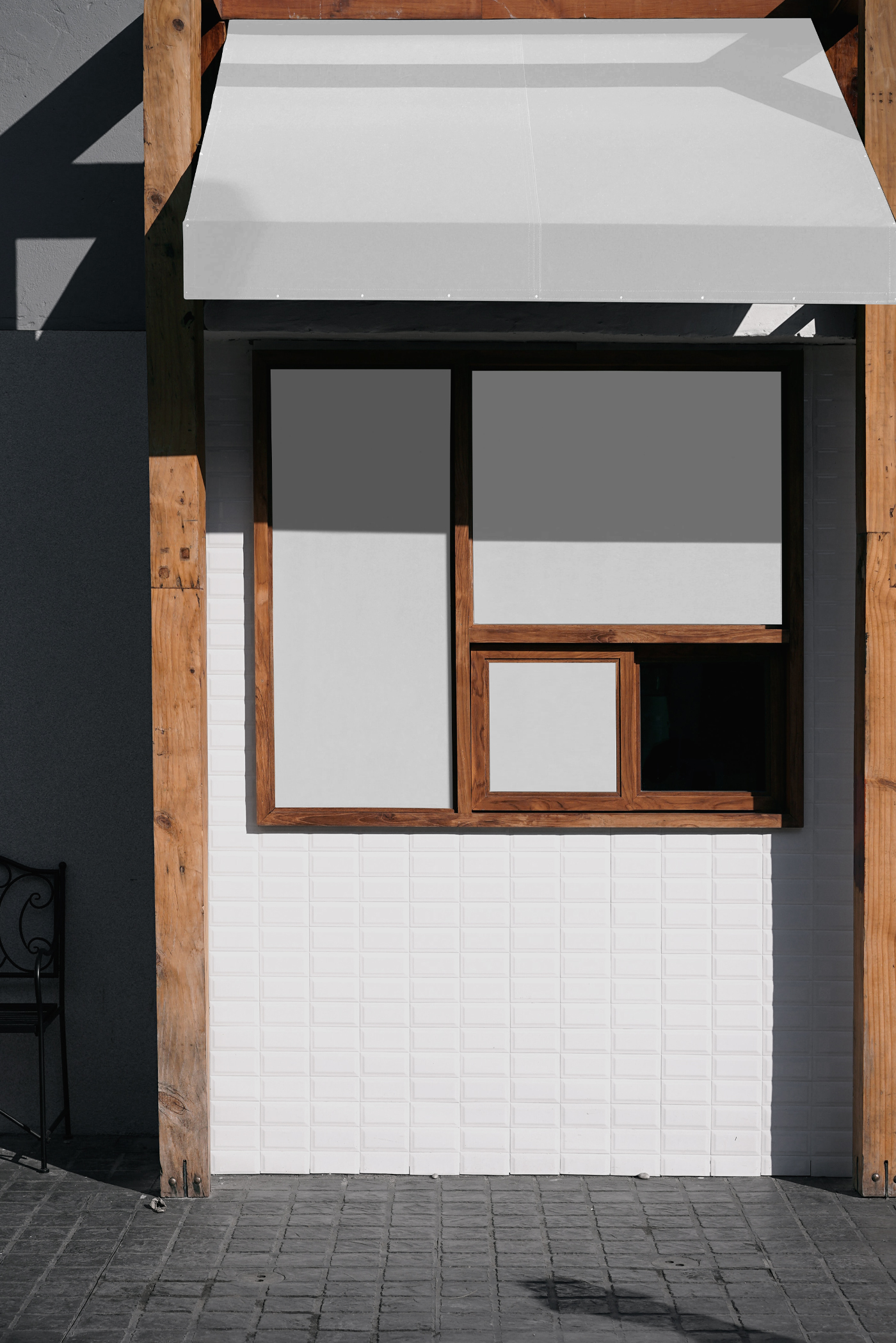 Free Restaurant Facade Mockup — Mr.Mockup
