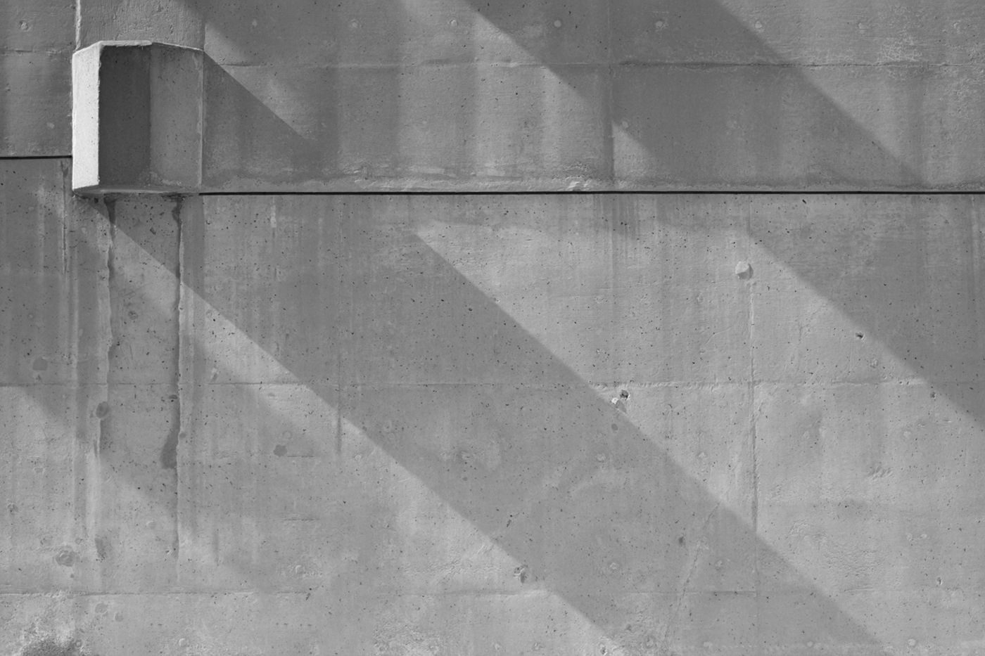 Free Concrete Wall Mockup — Mr.Mockup