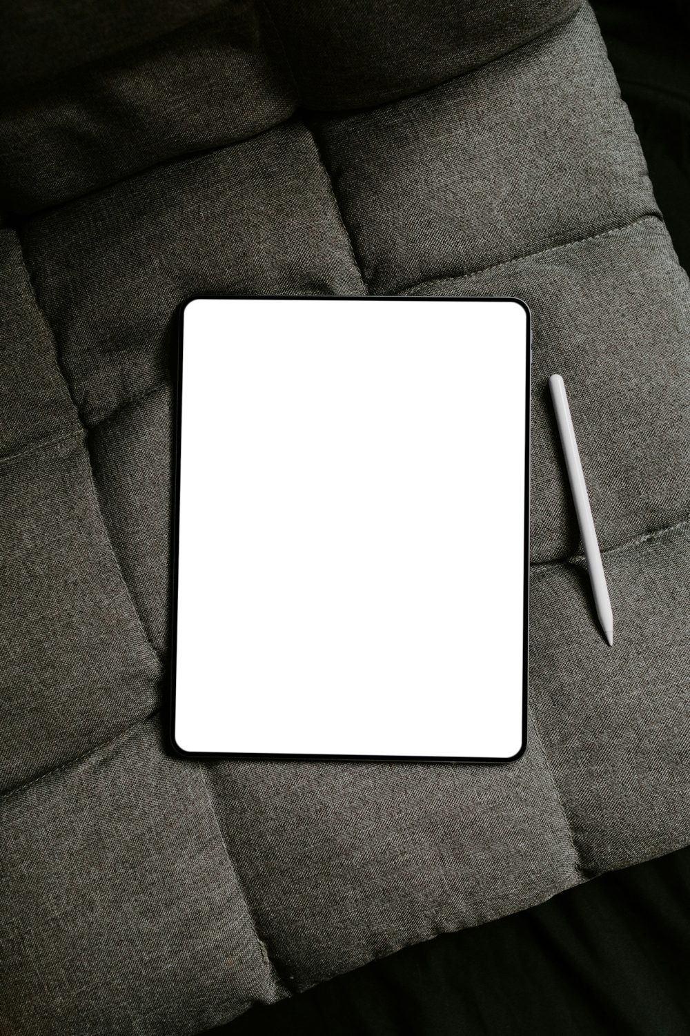 Free iPad Pro with Pencil Mockup — Mr.Mockup
