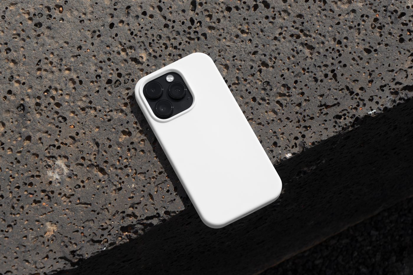 Free iPhone Case Mockup — Mr.Mockup