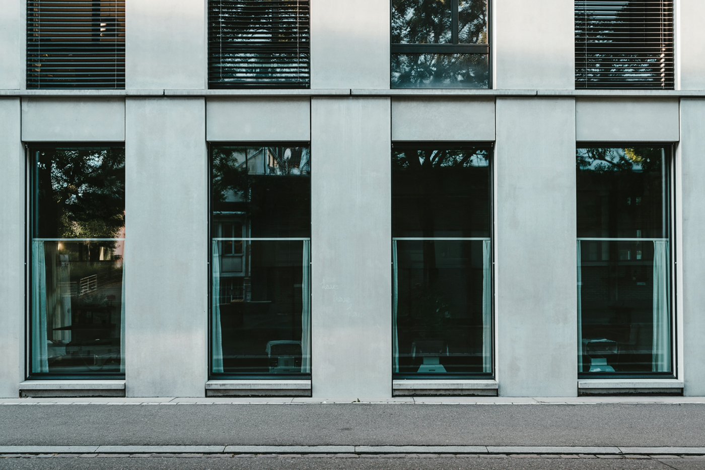 Free Four Front View Window Mockups — Mr.Mockup